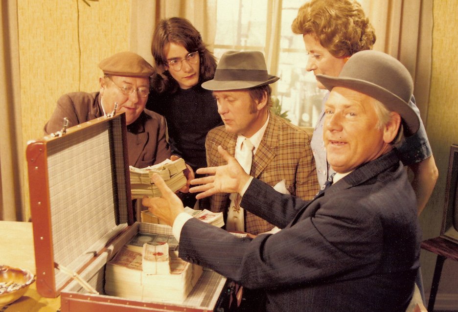 Olsenbanden møter kongen og knekten (1974) | ČSFD.cz