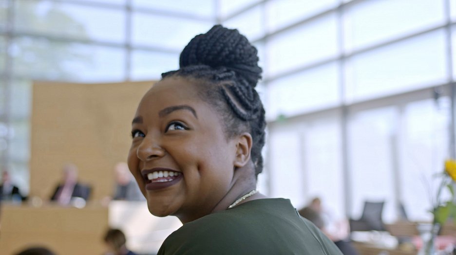 Junge Politikerinnen - Yes she can (2021) | ČSFD.cz