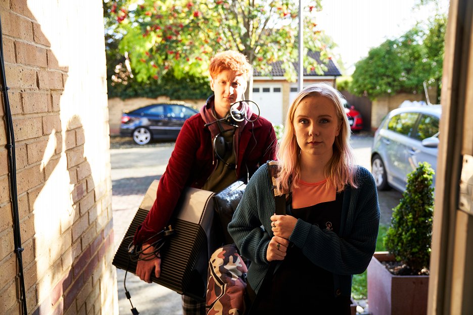 Dead Pixels - Healthy Balance (S02E05) (2021) | ČSFD.cz