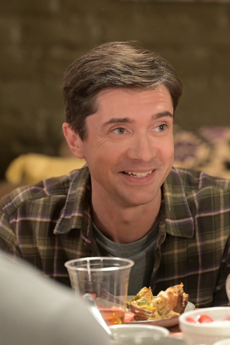 Home Economics - Pilot (S01E01) (2021) | ČSFD.cz