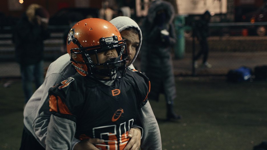 My jsme: Svatí z Brooklynu - Jaký syn, takový otec (E03) (2021) | ČSFD.cz