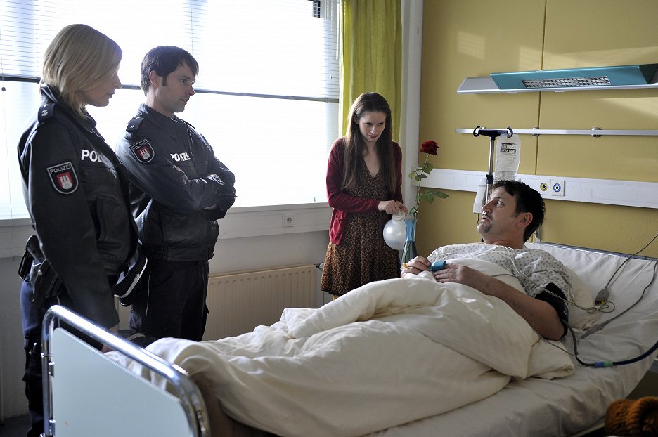 Policie Hamburk - Hlad po krvi (S05E15) (2011) | ČSFD.cz