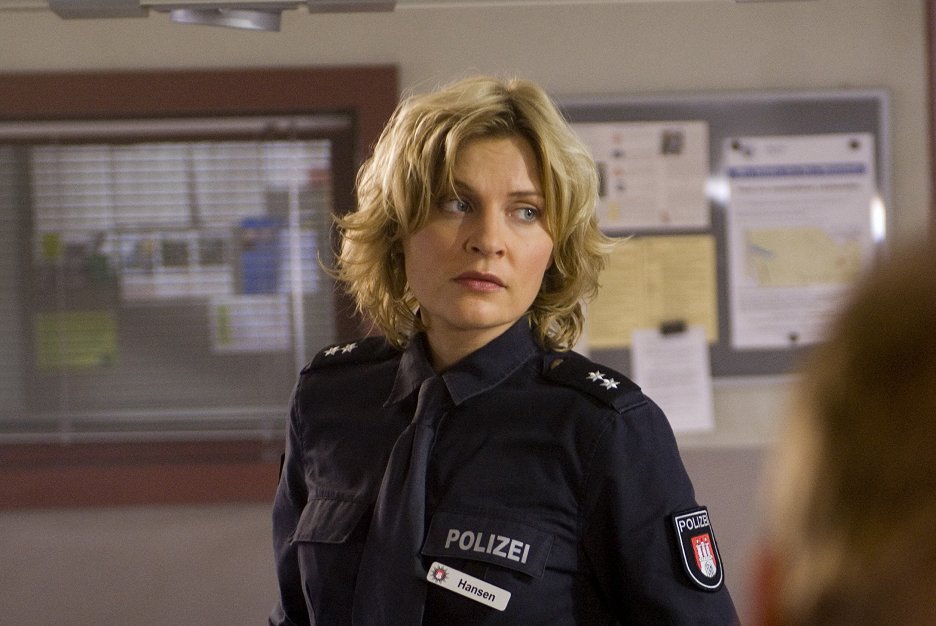 Policie Hamburk - Podzimní bouře (S01E10) (2007) | ČSFD.cz