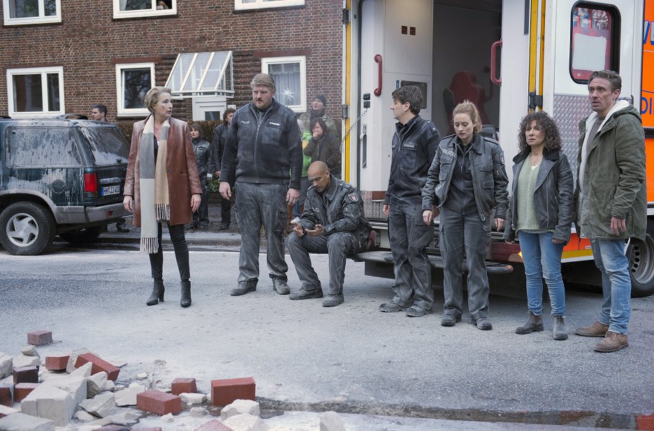 Großstadtrevier - Das Revier explodiert (S32E17) (2019) | ČSFD.cz