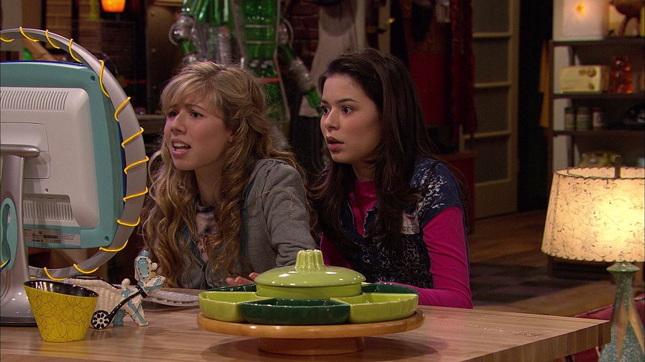 iCarly - iPilot (S01E01) (2007) | ČSFD.cz