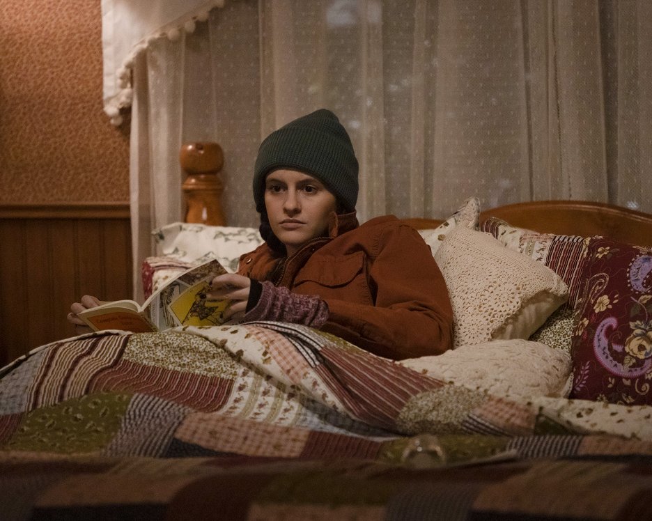 Everything's Gonna Be Okay - Regal Jumping Spider (S02E06) (2021) | ČSFD.cz