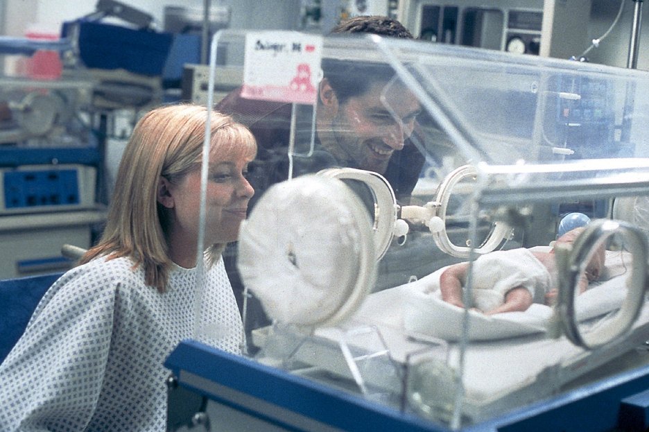 Správná pětka - The Baby (S05E05) (1998) | ČSFD.cz