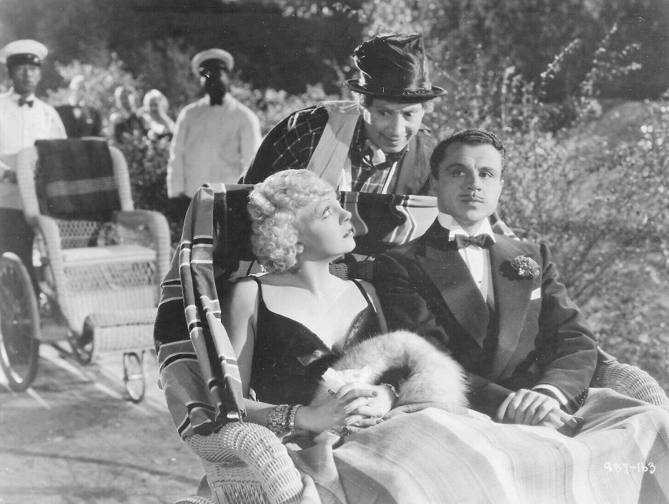 Esther Muir | ČSFD.cz