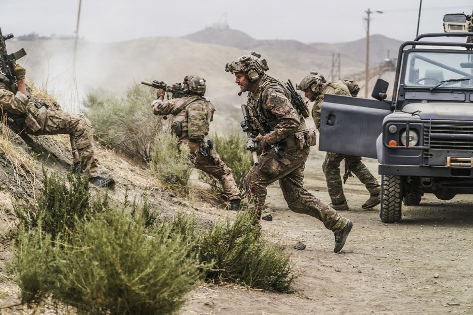 Tým SEAL - Jediný život (S04E15) (2021) | ČSFD.cz