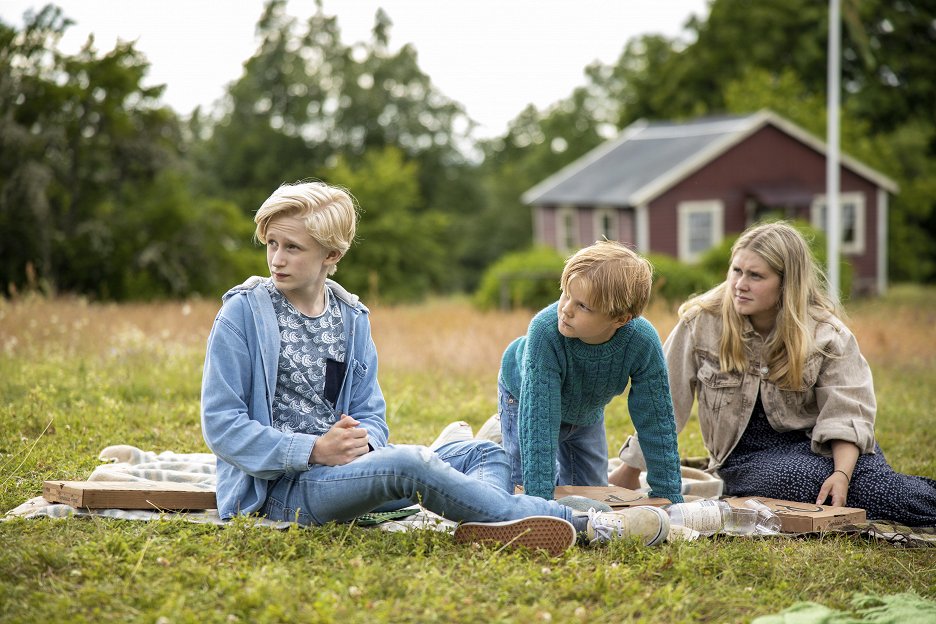 Sune - Uppdrag: Midsommar (2021) | Galerie - Plakáty | ČSFD.cz