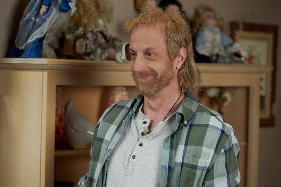 Městečko Schitt's Creek - Finding David (S02E01) (2016) | ČSFD.cz