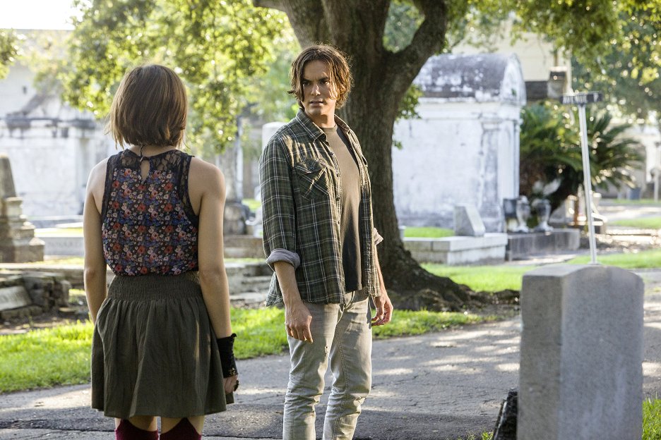 Ravenswood - Pilot (E01) (2013) | Tvorcovia | ČSFD.sk