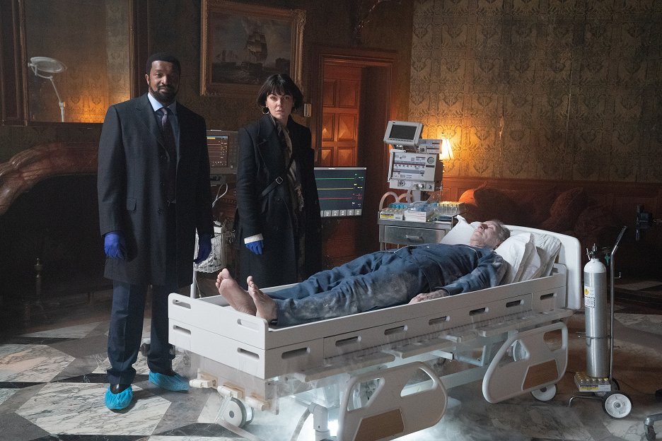 Koroner - Blue Flock (S03E08) (2021) | ČSFD.cz