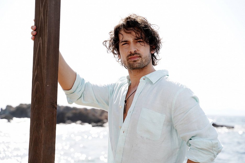 Láska s vůní oliv - Epizoda 1 (E01) (2021) | ČSFD.cz