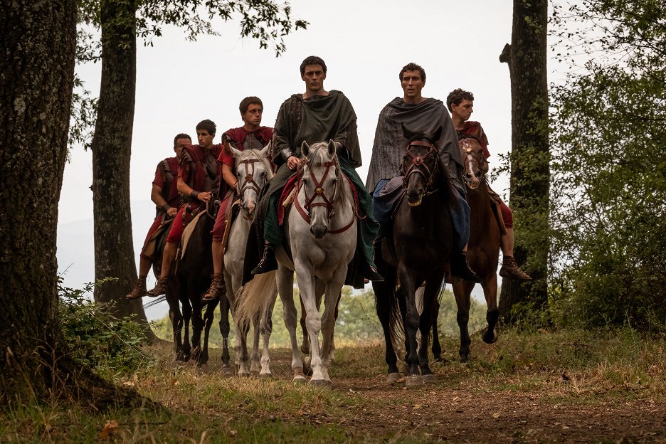 Domina - Zrada (S01E07) (2021) | ČSFD.cz