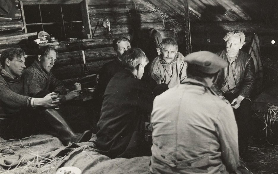 Det drønner gjennom dalen (1938) | ČSFD.cz