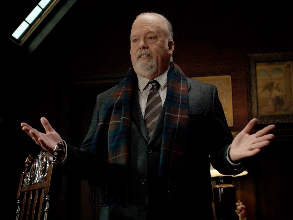 Evil - C Is for Cop (S02E06) (2021) | ČSFD.cz