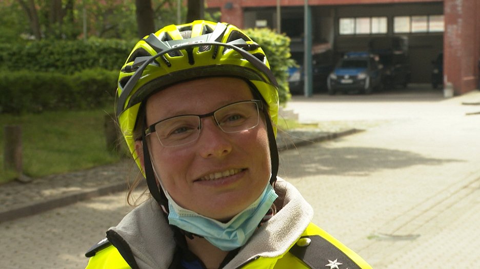 110 Fahrrad-Cops im Einsatz (2021) | ČSFD.cz