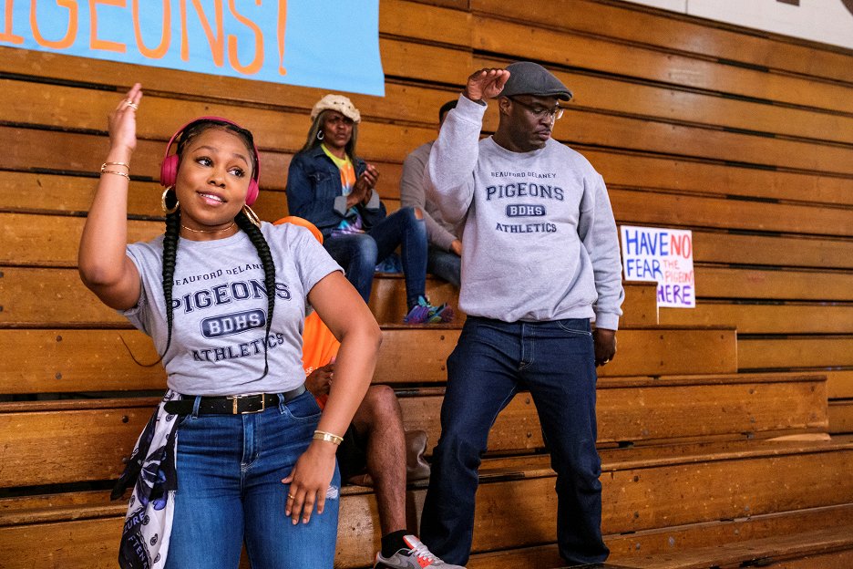 Flatbush Misdemeanors - Dub (S01E05) (2021) | ČSFD.cz