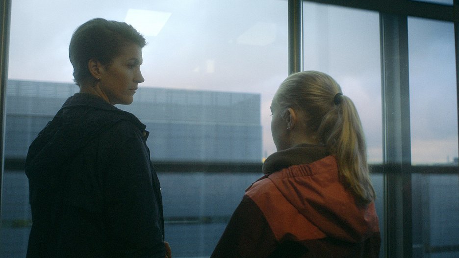 Aallonmurtaja - Tervetuloa helvettiin (S03E08) (2021) | ČSFD.cz