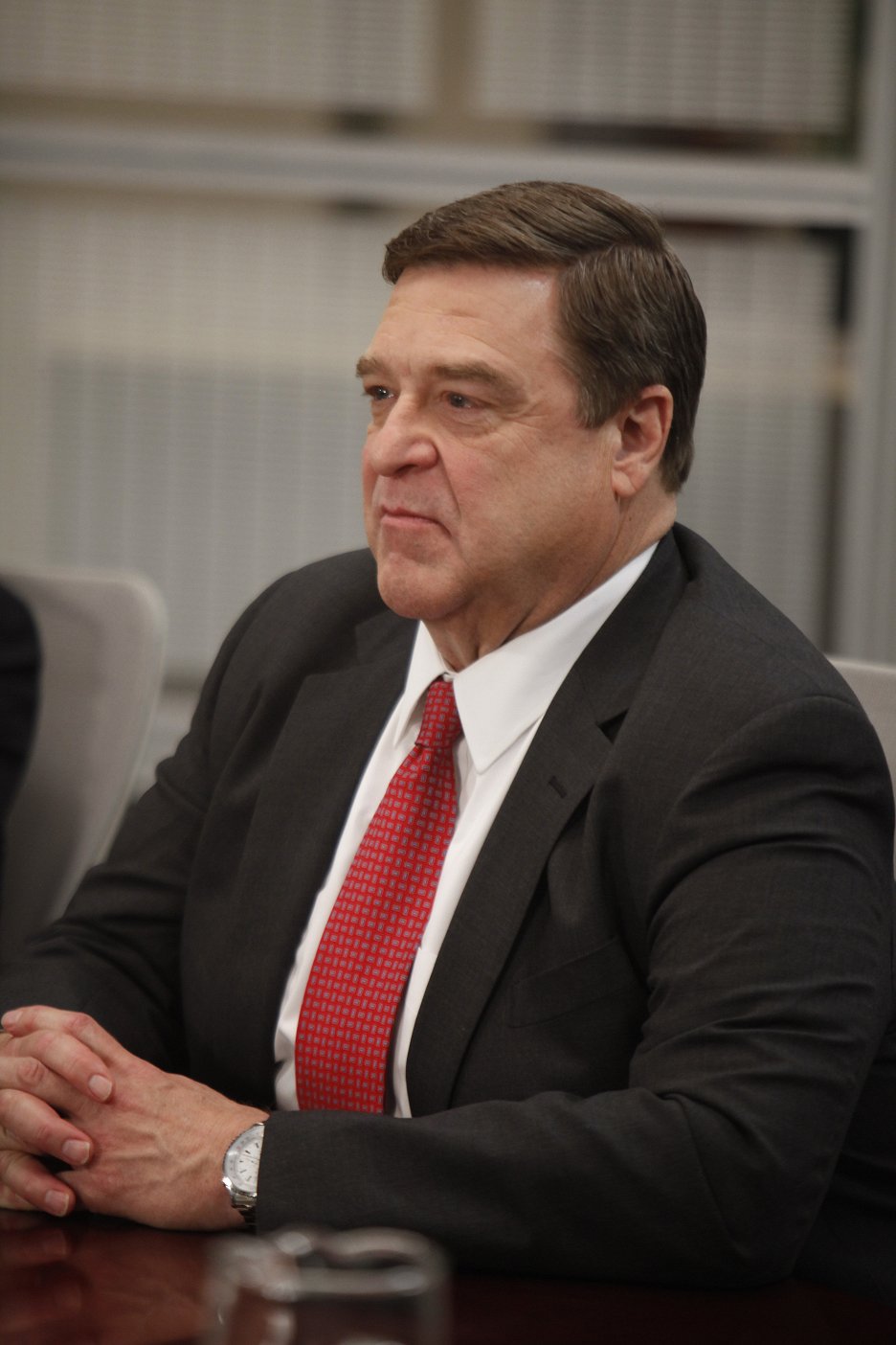 Patty Hewes - nebezpečná advokátka - The War Will Go on Forever (S04E08 ...