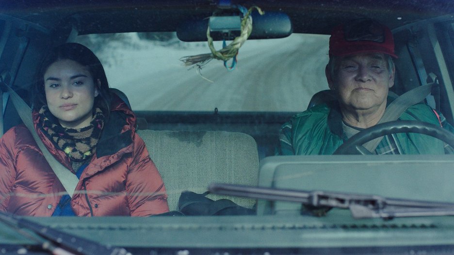 Devery Jacobs | Ciekawostki | ČSFD.cz