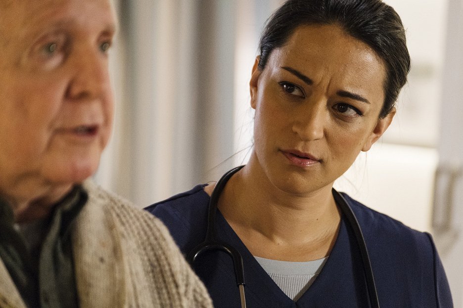 Resident Alien - Secrets (S01E03) (2021) | ČSFD.cz