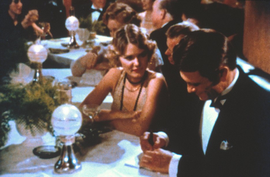 Úžasný Howard Hughes (1977) | ČSFD.cz