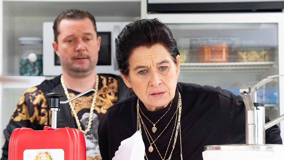 Ninja Nanny - Eine ganze Familie (S02E08) (2021) | ČSFD.cz