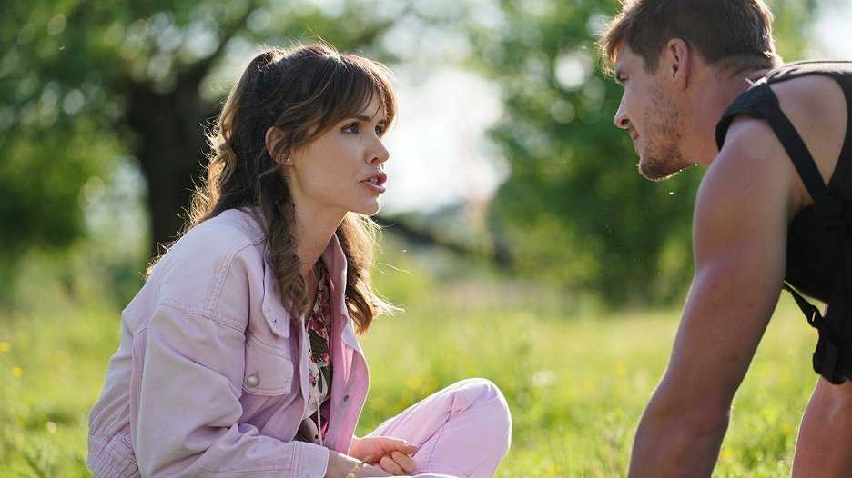 Na dobre i na złe - Matka dobra, matka zła (S23E06) (2021) | ČSFD.sk