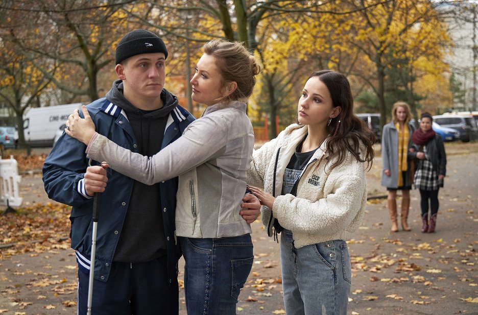 Die Heiland: Wir sind Anwalt - Ausgeknockt! (S03E01) (2021) | ČSFD.cz