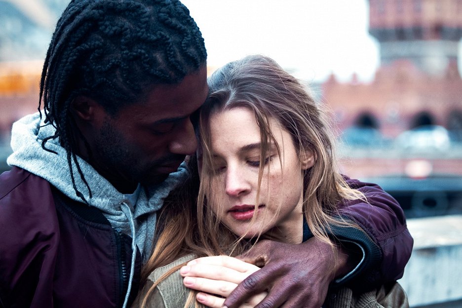 Fly (2021) | ČSFD.cz