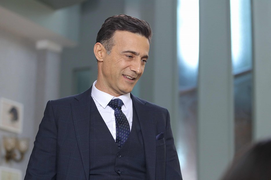 Alev Alev - Episode 17 (E17) (2021) | ČSFD.cz