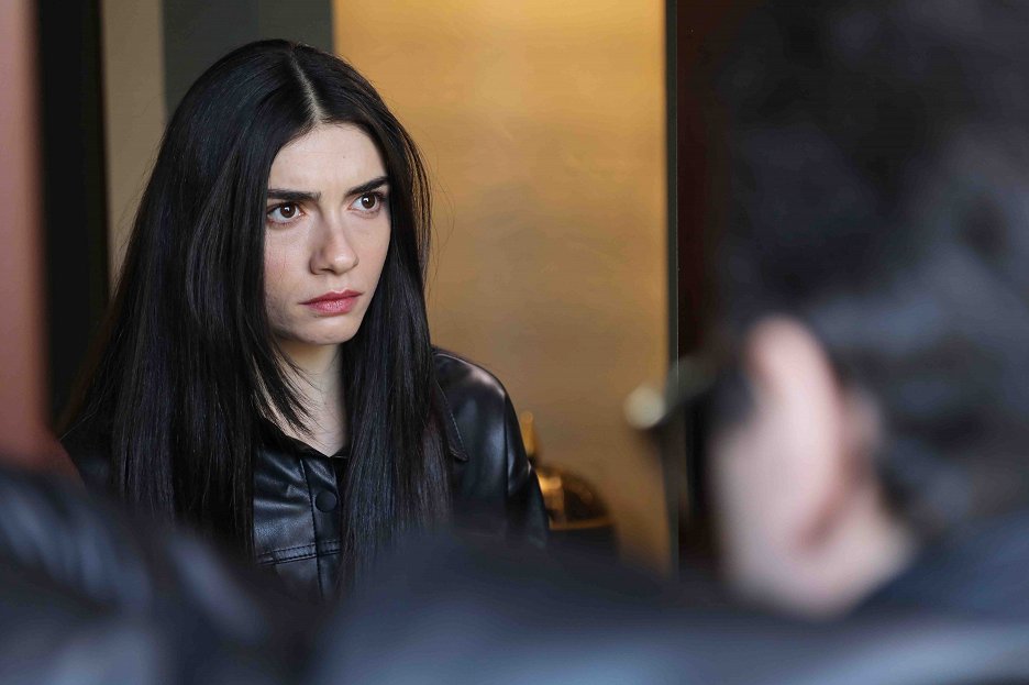 Alev Alev - Episode 17 (E17) (2021) | ČSFD.cz