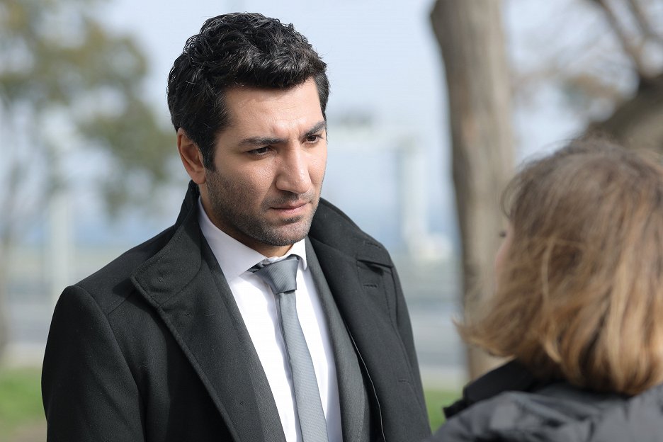 Alev Alev - Episode 15 (E15) (2021) | ČSFD.cz