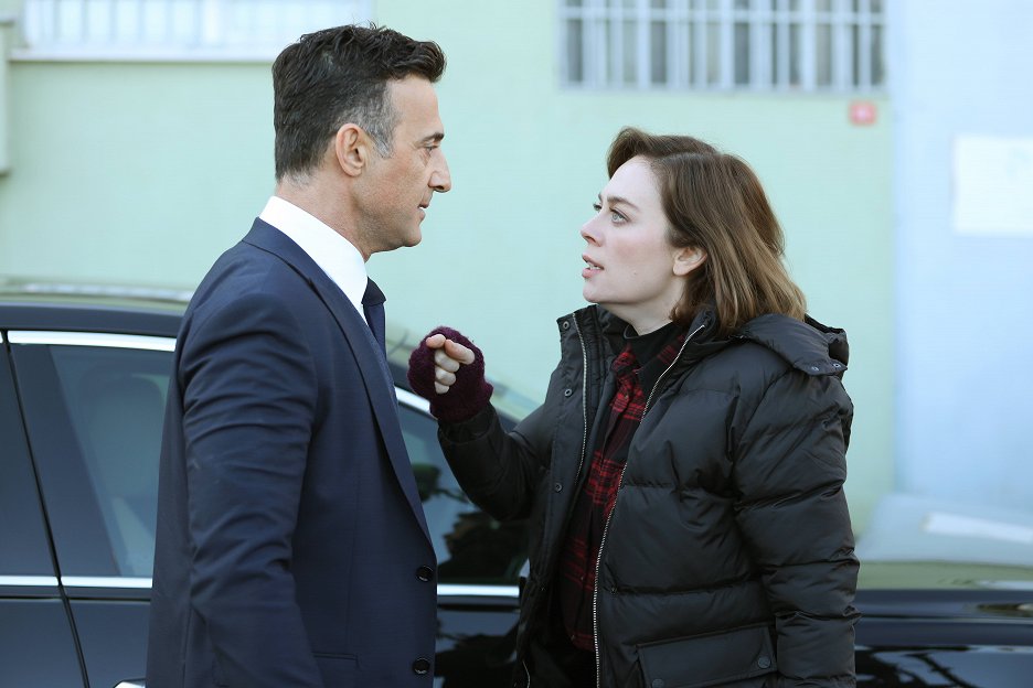 Alev Alev - Episode 15 (E15) (2021) | ČSFD.cz