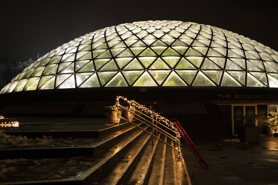 Fashionably Yours (2020) | Videa - Trailer | ČSFD.cz