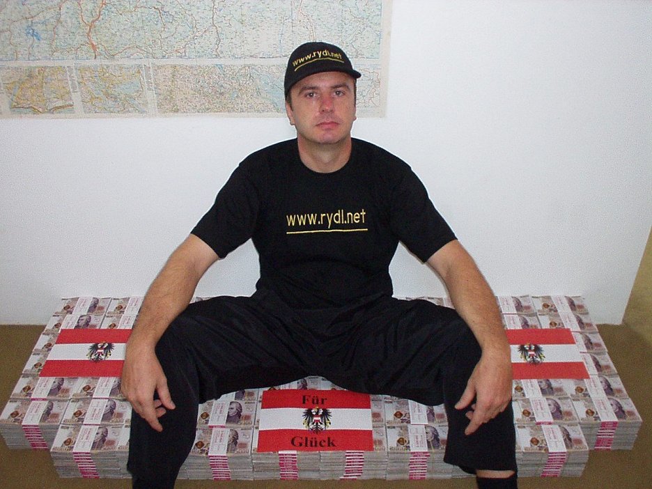 Der talentierte Herr Rydl - Wie man das Finanzamt narrt (2021) | ČSFD.cz