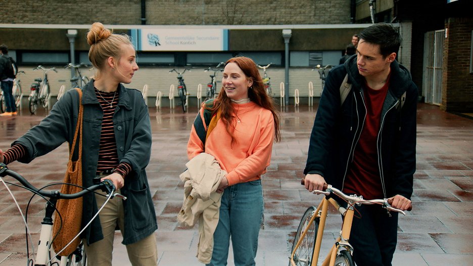 22/3: Wij Waren Daar - Tom (E03) (2021) | ČSFD.cz