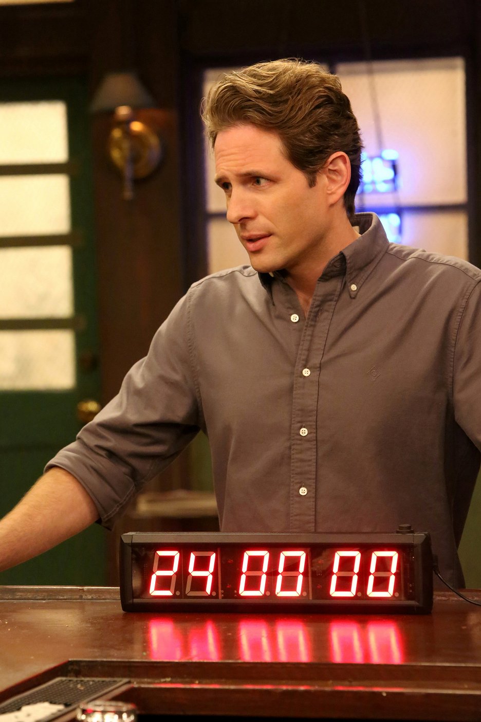 It's Always Sunny in Philadelphia - Wolf Cola: Noční můra PR (S12E04 ...