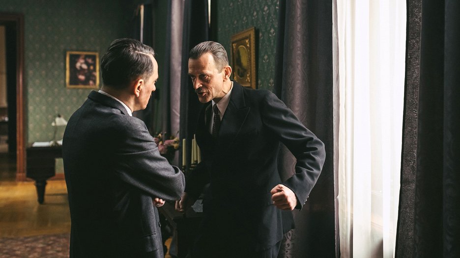 Rise of the Nazis - Politics (S01E01) (2019) | Cineastas | ČSFD.cz