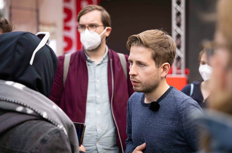 Kevin Kühnert und die SPD (2021) | ČSFD.cz