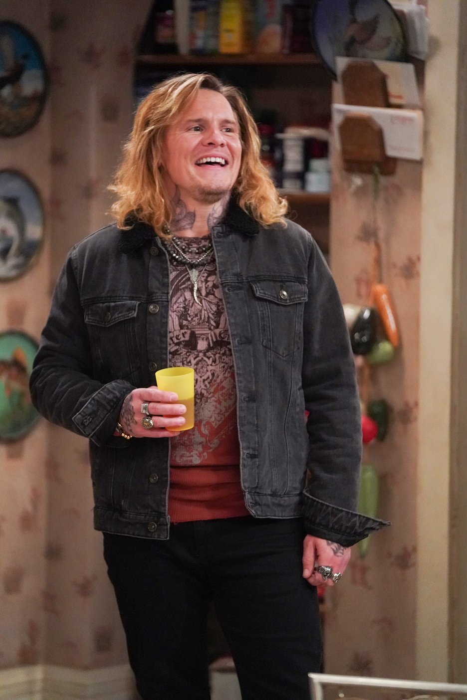 The Conners - Patriarchs and Goddesses (S04E11) (2022) | ČSFD.cz