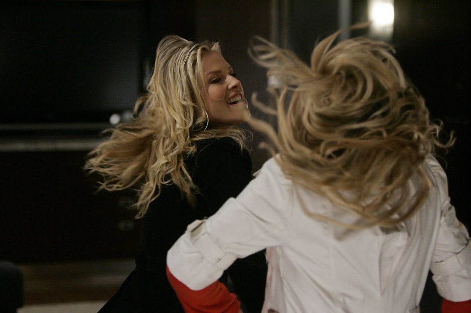 Hősök - Hogyan hatástalanítsunk egy robbanó embert? (S01E23) (2007 ...