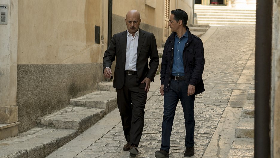 Komisař Montalbano - Milovaný Salvo, Livie moje (S14E01) (2020) | ČSFD.cz