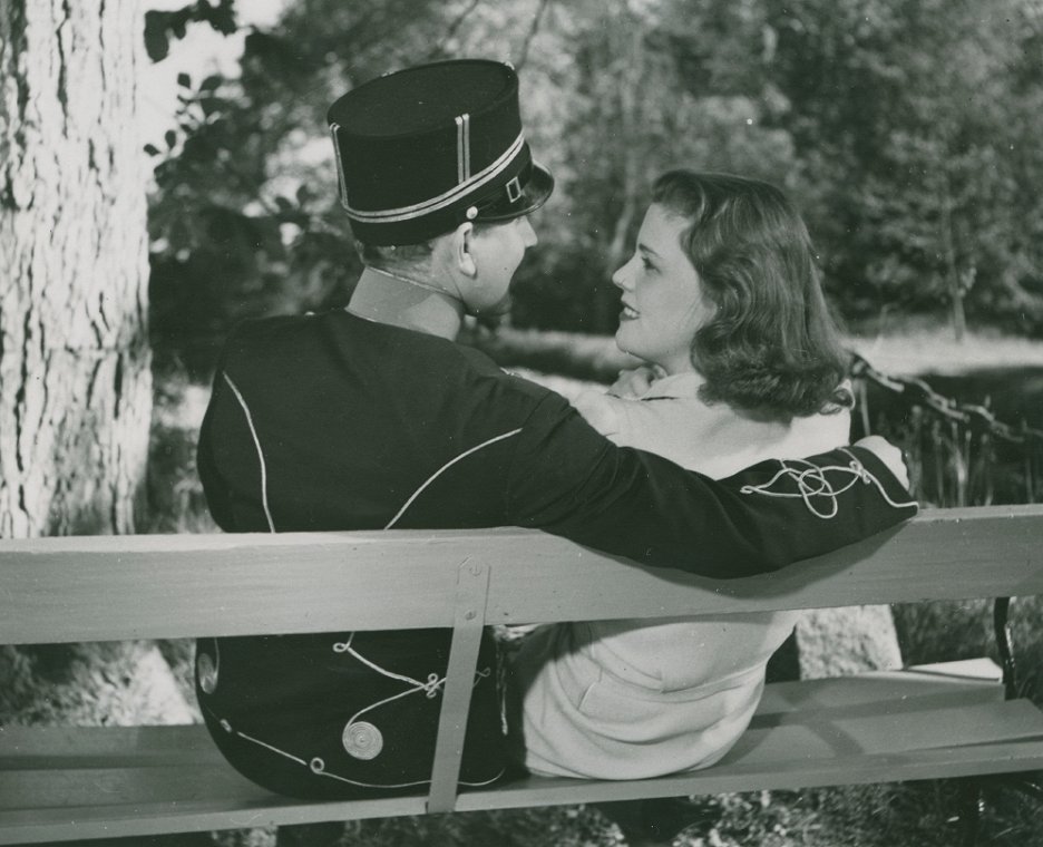 Löjtnantshjärtan (1942) | ČSFD.cz