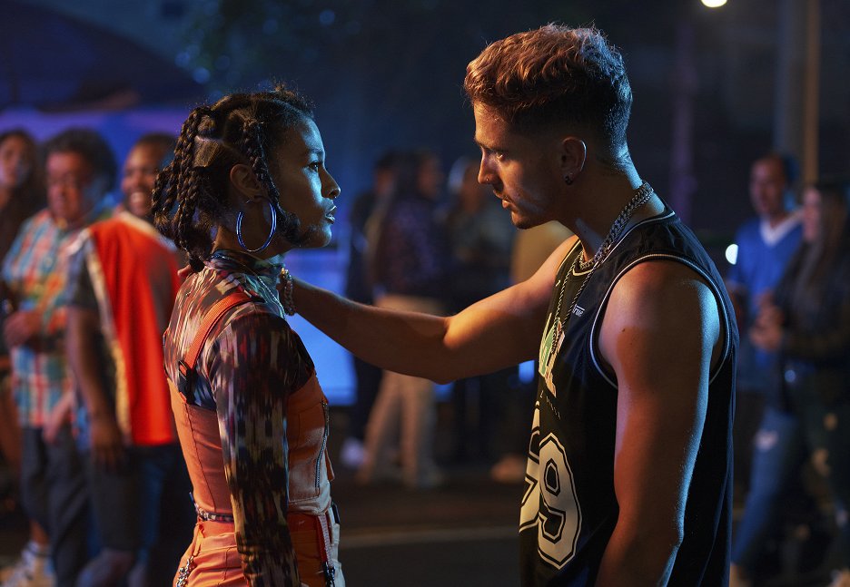 Nespoutaný rytmus - El barrio (E02) (2022) | ČSFD.cz