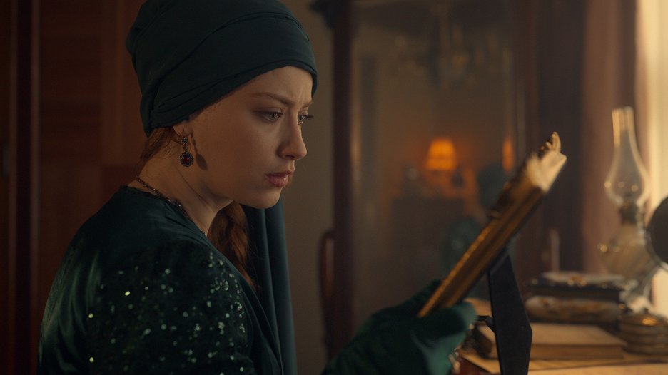 Půlnoc v hotelu Pera Palace - Kořeny (S01E02) (2022) | ČSFD.cz