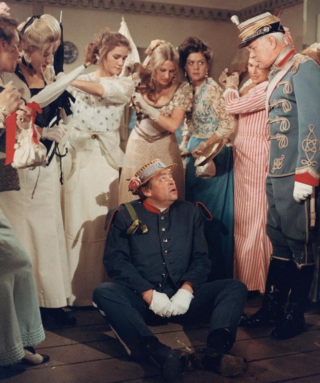 Hurra for de blå husarer (1970) | ČSFD.sk
