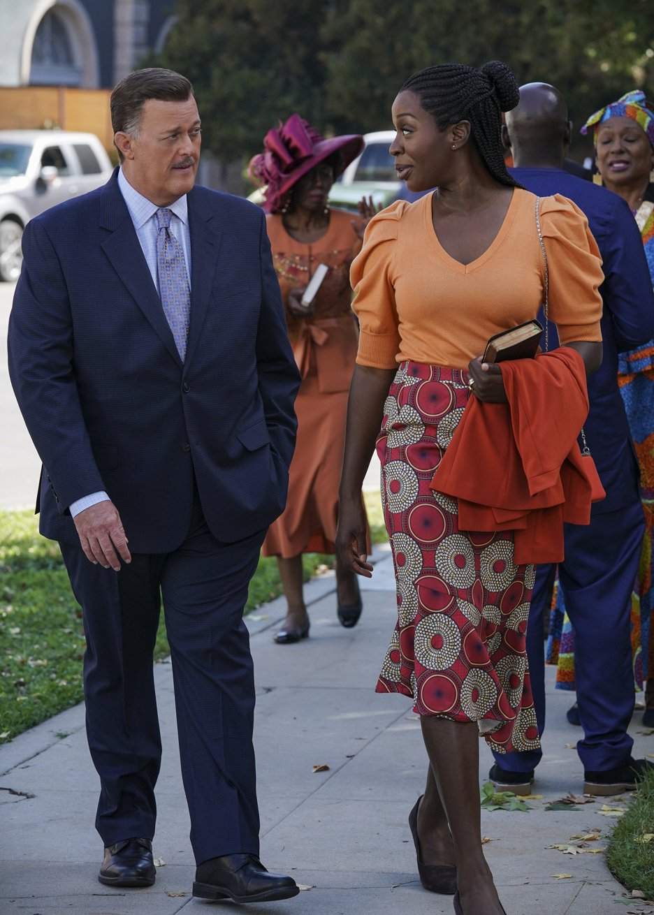 Bob miluje Abisholu - The Devil's Throuple (S03E06) (2021) | ČSFD.cz